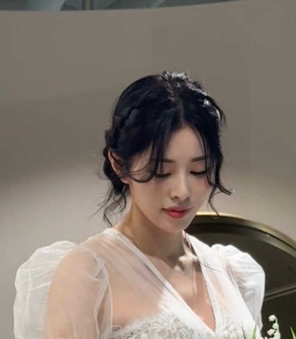 서동주, 우아한 웨딩드레스 자태로 눈길을 끌다